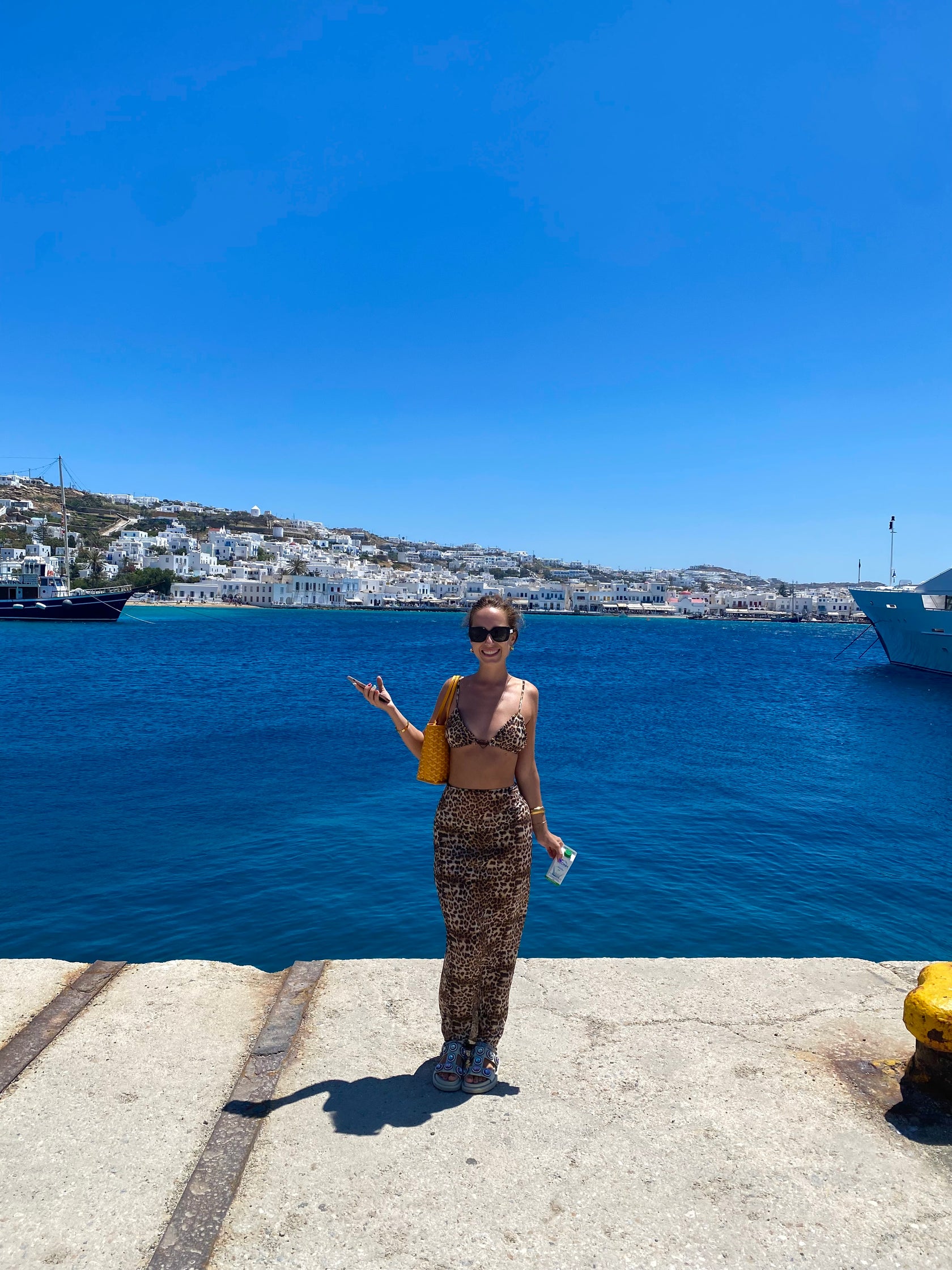 Kit Kat Bottom – Strawberry Milk Mob