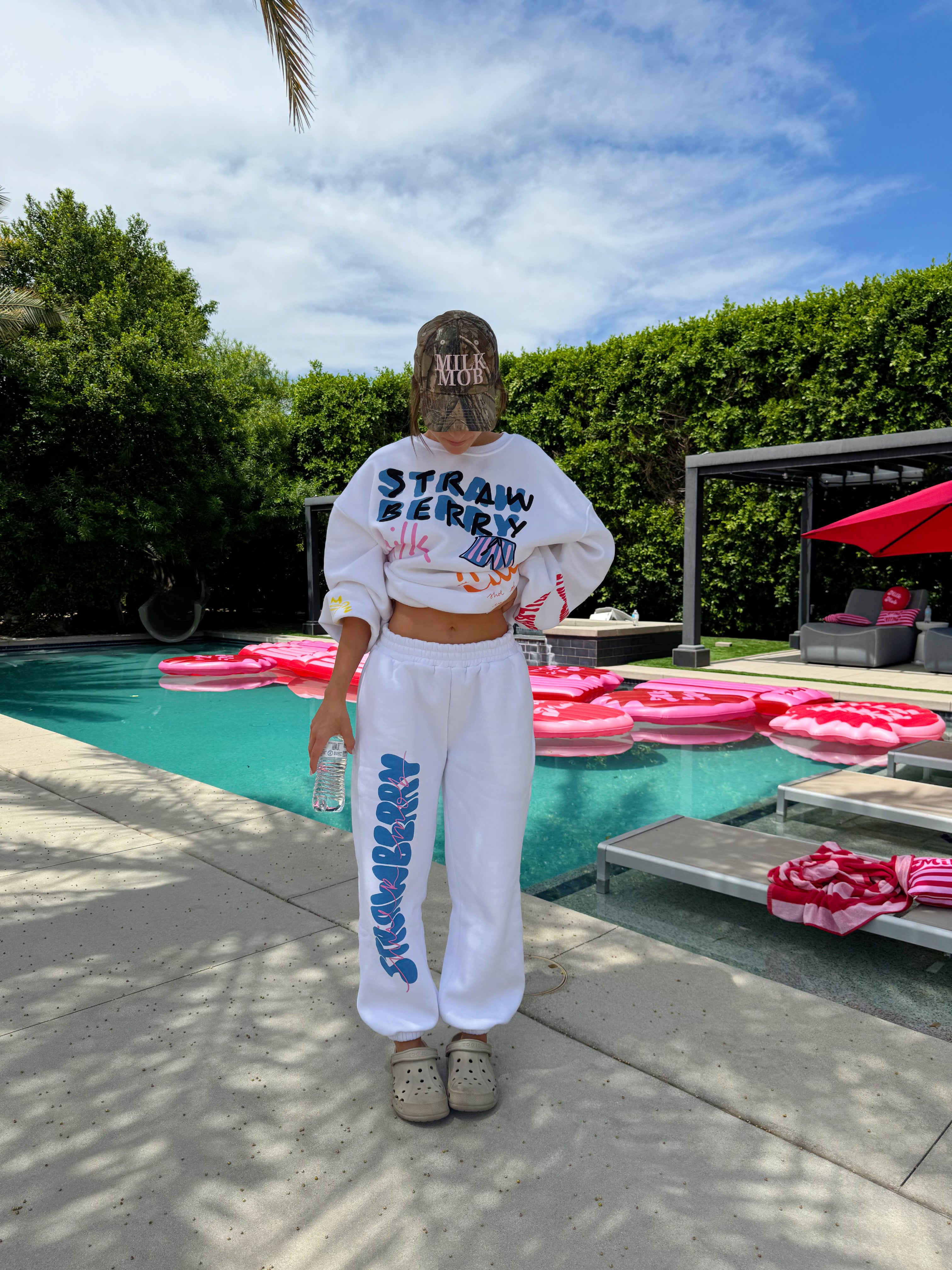 Mob Gear – Strawberry Milk Mob